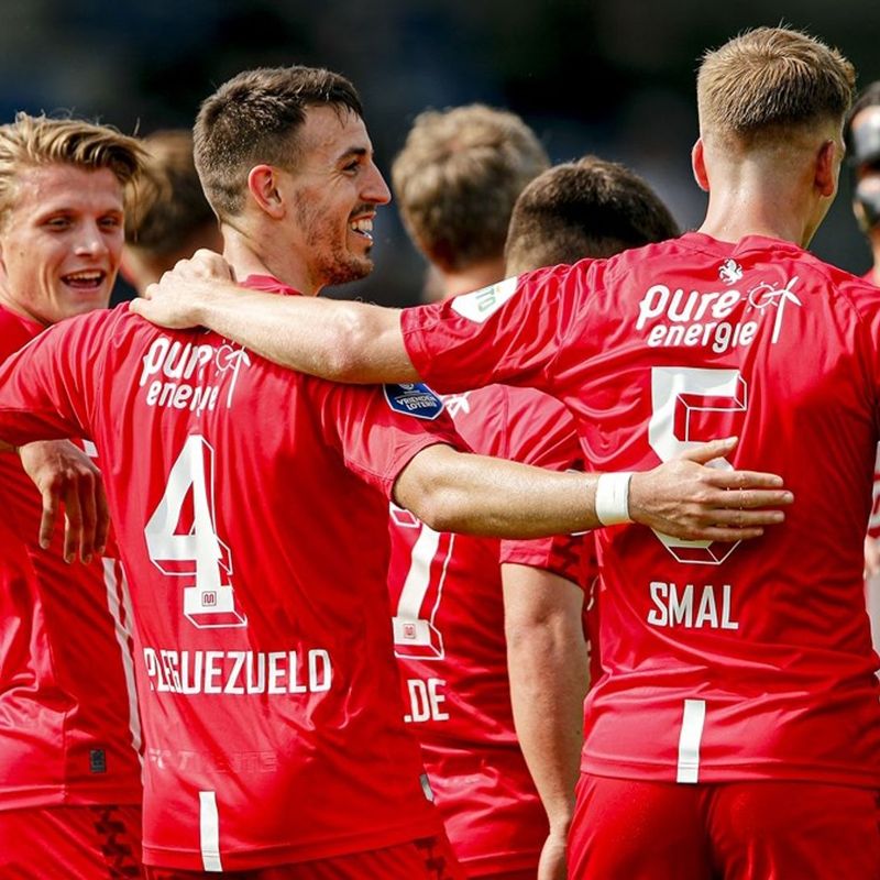 FC Twente met speels gemak langs RKC Waalwijk en zeker van vijfde plek - Oost