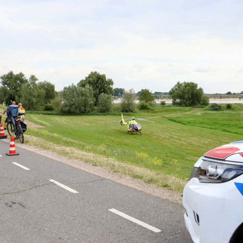 Voetbalsupporters slaags • wielrenner valt - Omroep Gelderland