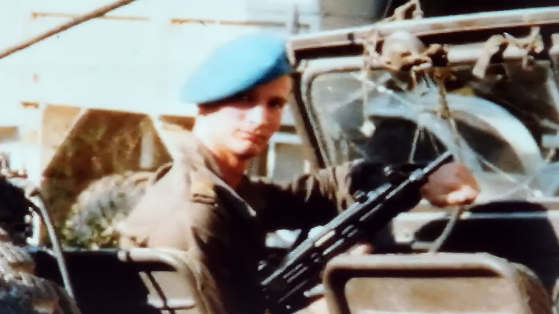 Bijzonder eerbetoon aan omgekomen militair: 'Op zijn vrije dag ging hij ...