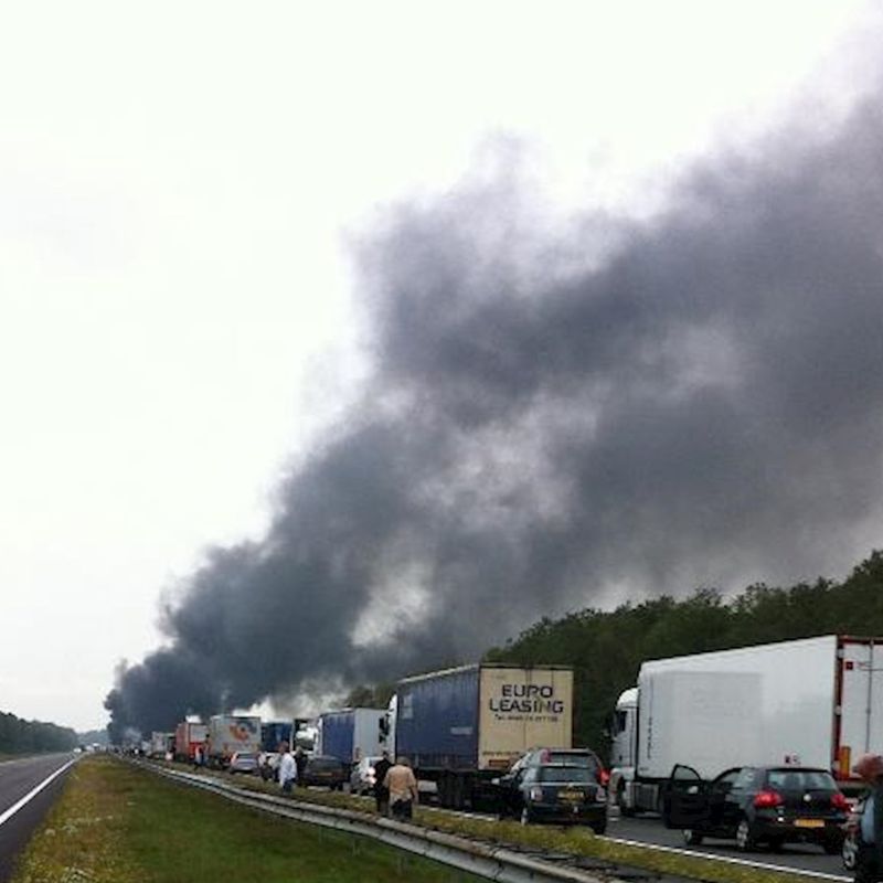 Verkeerschaos door ongeluk A1 - Oost