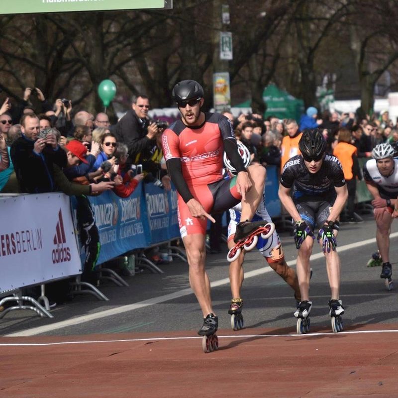 Gary Hekman wint halve marathon van Berlijn op inline-skates - Oost