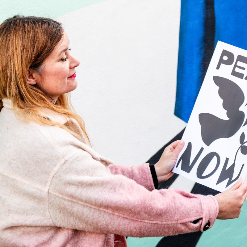 Utrechtse 'Peace Now' poster hangt over de hele wereld: 'Van Utrecht ...
