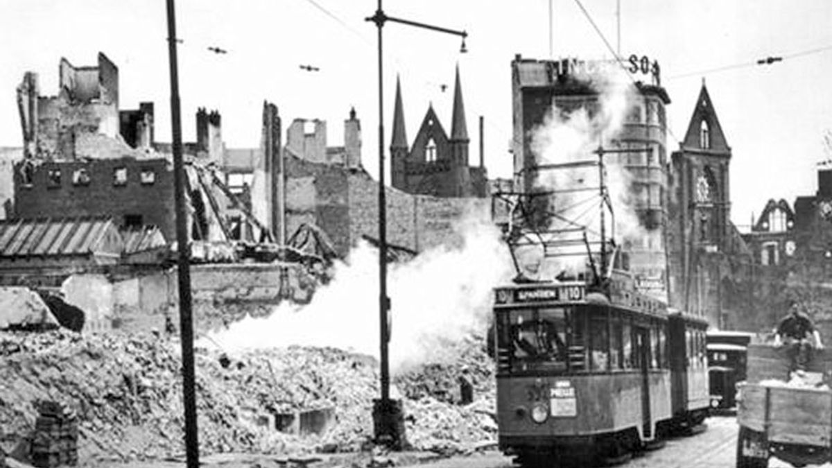 Rotterdam herdenkt bombardement 14 mei 1940 - Rijnmond