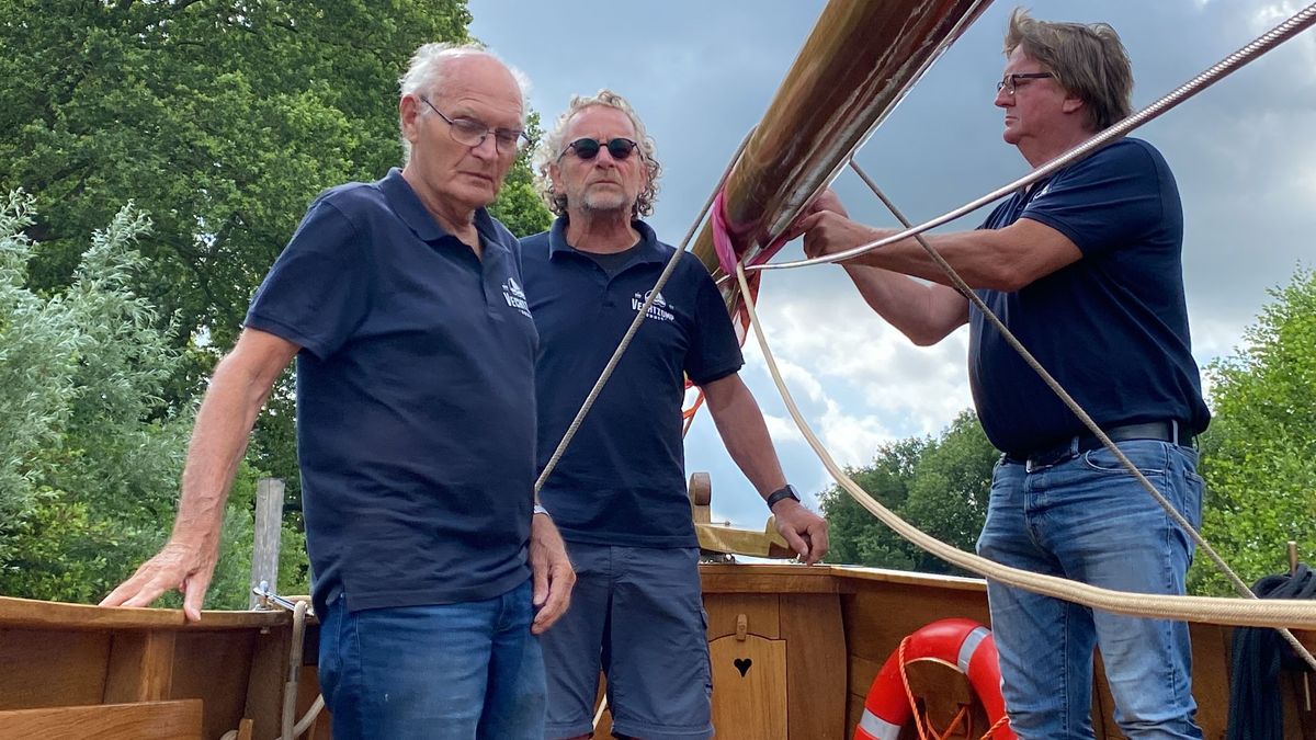 Varen met de zomp over de Vecht is een aanwinst voor Ommen: "Het is ons gelukt" - Oost