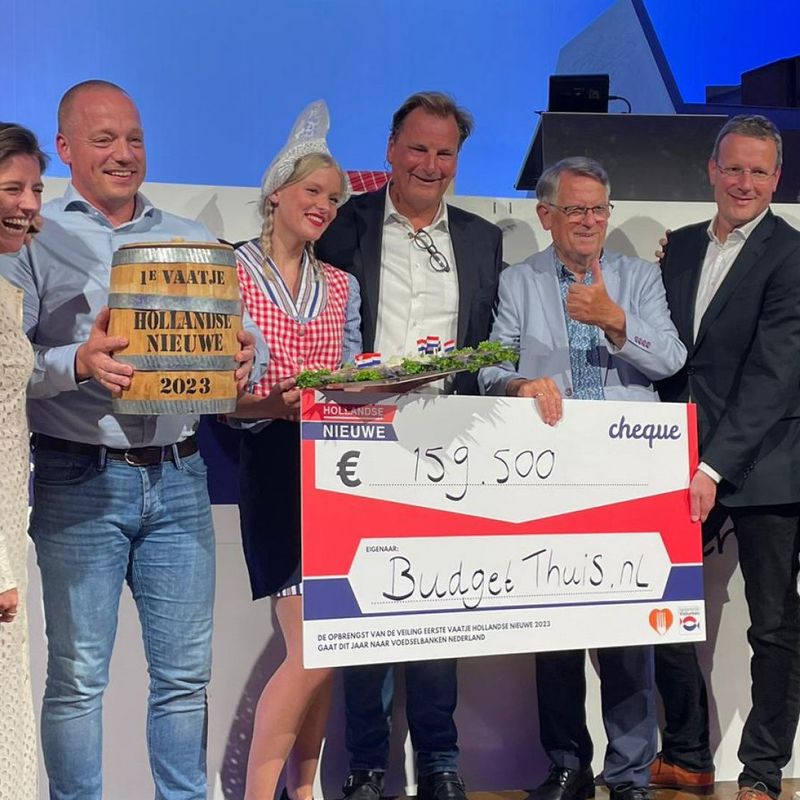 Eerste vaatje nieuwe haring levert recordbedrag van 159.500 euro op ...