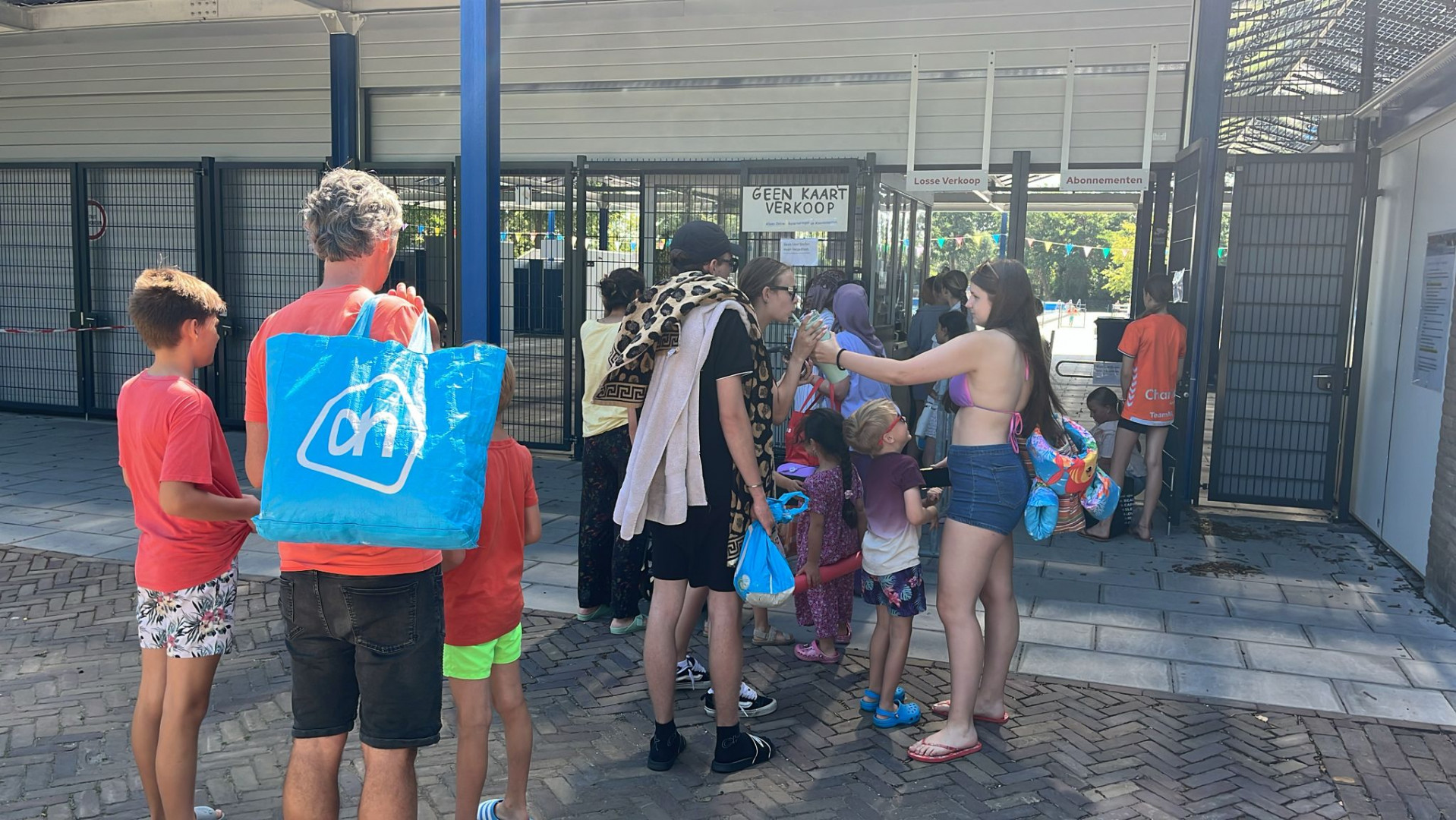 Tropisch weer | Volle stranden en terrassen - Waarschuwingen voor ...