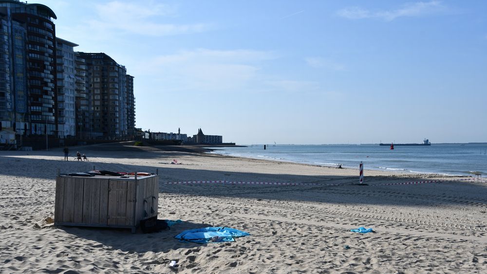 Man (45) overreden door tractor op strand Vlissingen - Omroep Zeeland