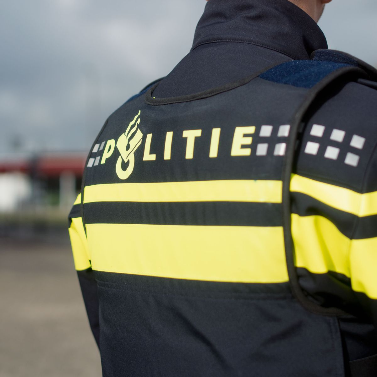 Man met schotwond gaat zelf naar ziekenhuis - Rijnmond