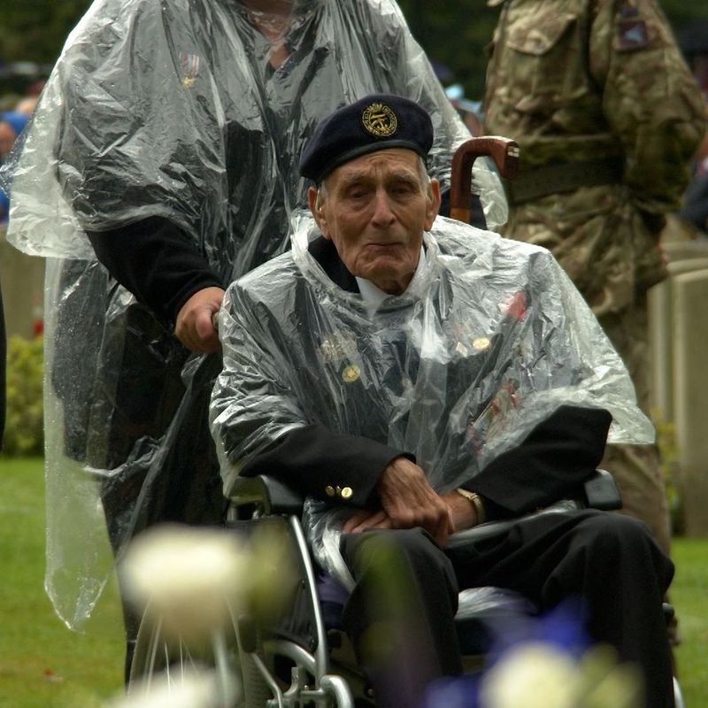 100-jarige veteraan gaat nog naar school - Omroep Gelderland