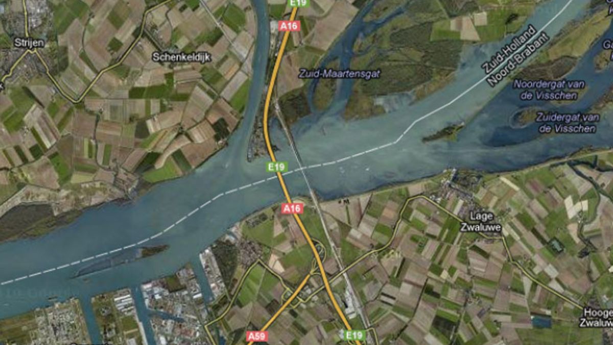 Duwbak in problemen bij Dordtsche Kil - Rijnmond