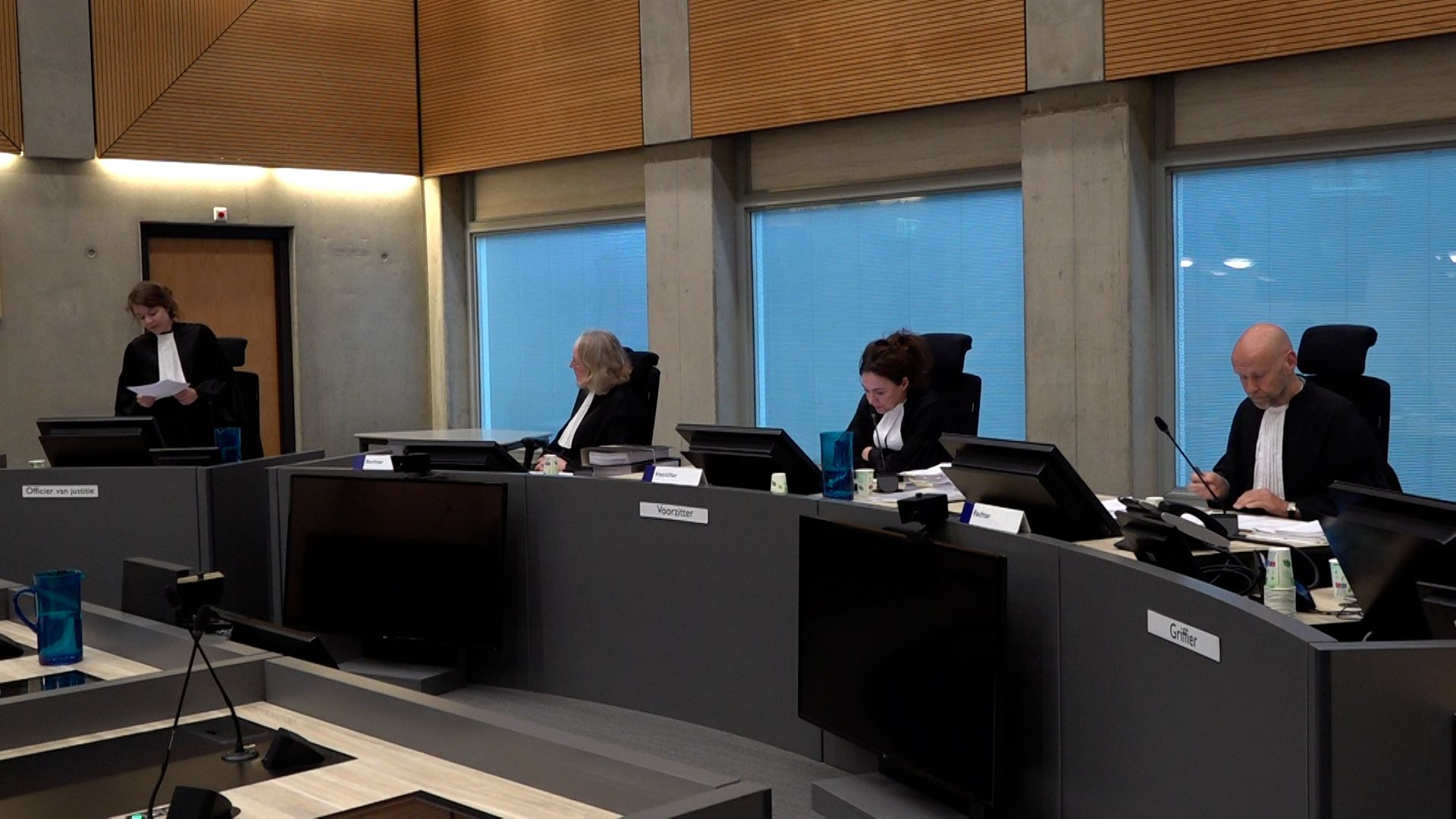 Grote bankpassenfraudezaak voor de rechter: 'Was gewoon makkelijk om te ...