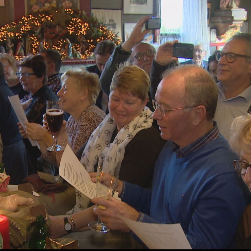 Kerstviering zorgt voor volle kroeg in Emmadorp - Omroep Zeeland