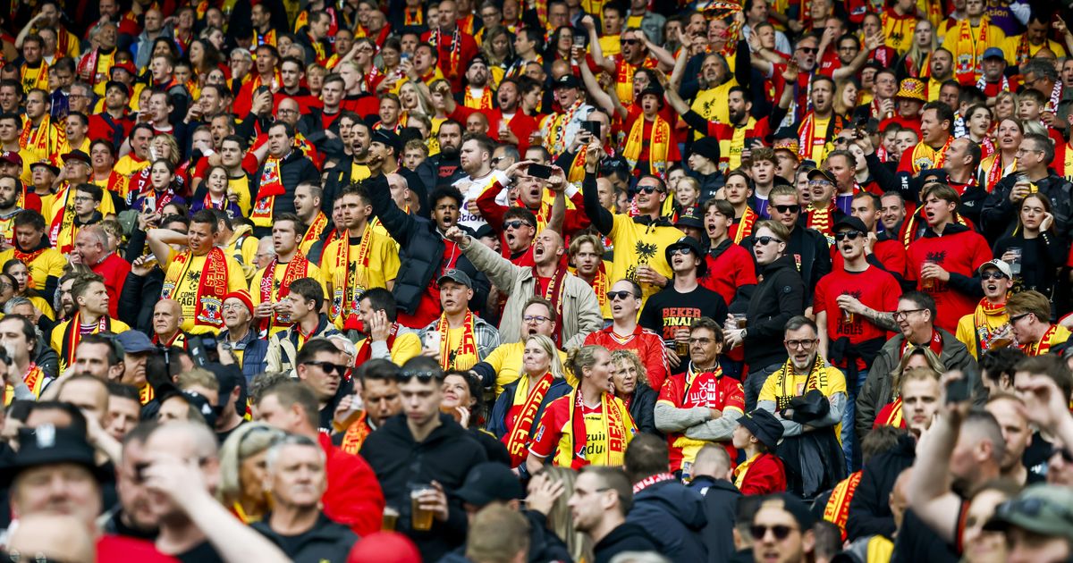 RTV Oost zendt huldiging bekerwinnaar Go Ahead Eagles live uit - Oost