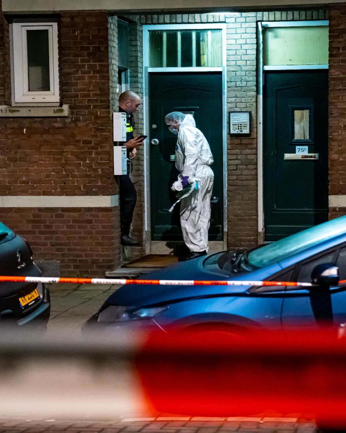 Man die zijn partner doodstak voor de ogen van haar kinderen krijgt 18 jaar cel en tbs, maar ...