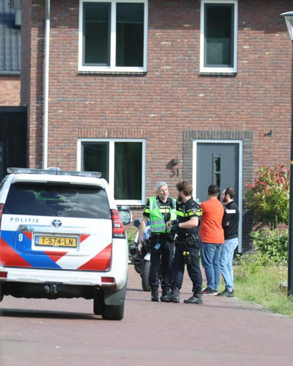 Jong kind om het leven gekomen bij ongeval met busje in Hellendoorn - Oost