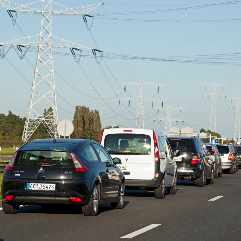 Gewonde na ongeluk met meerdere auto's op A2 bij Roosteren - L1 Nieuws
