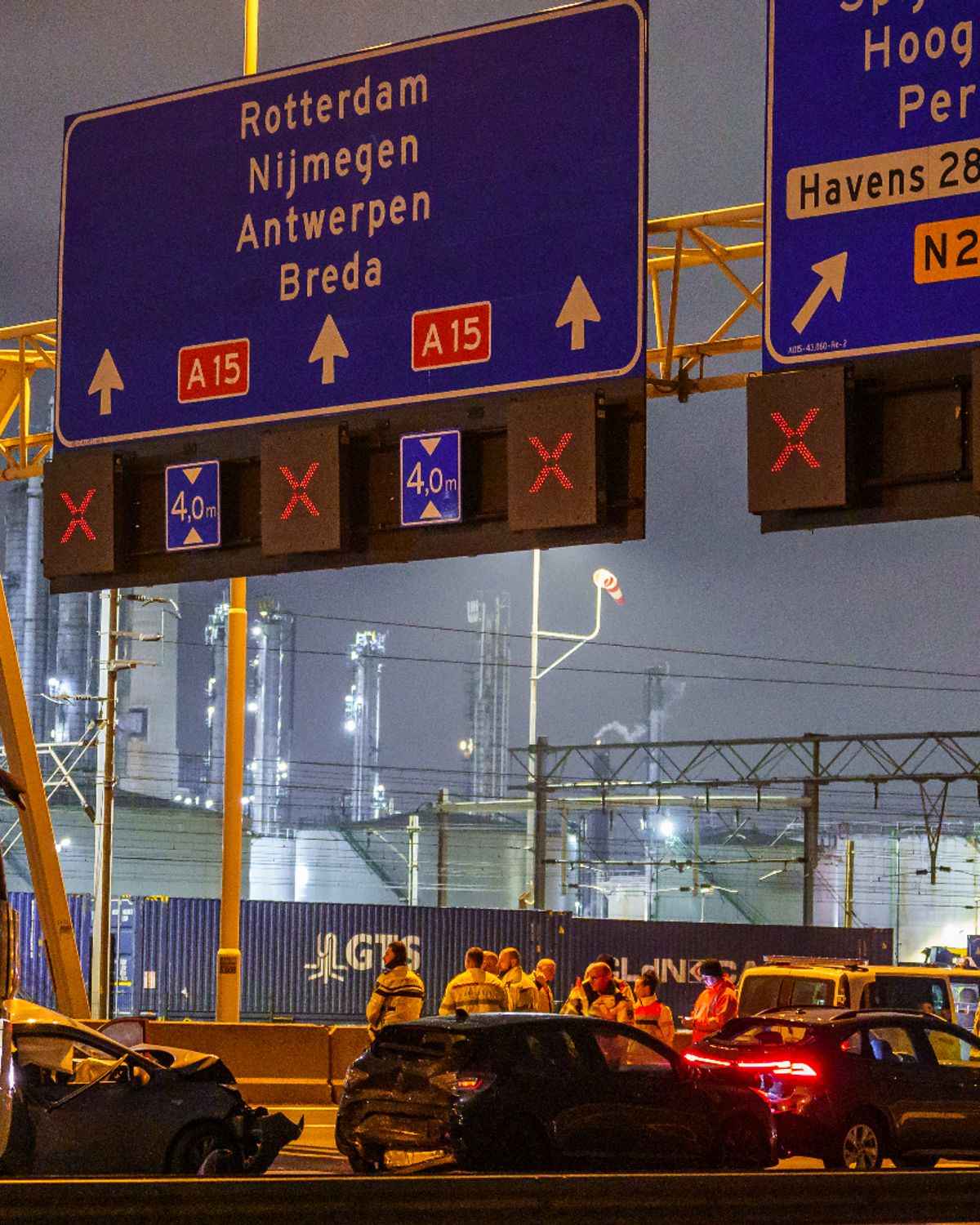 Zeven gewonden bij zwaar ongeluk op snelweg, weg na vier uur weer open ...