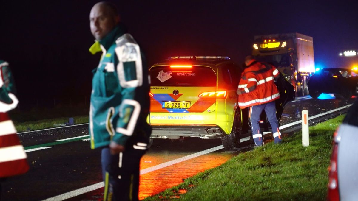Frontale botsing op de N381 - RTV Drenthe