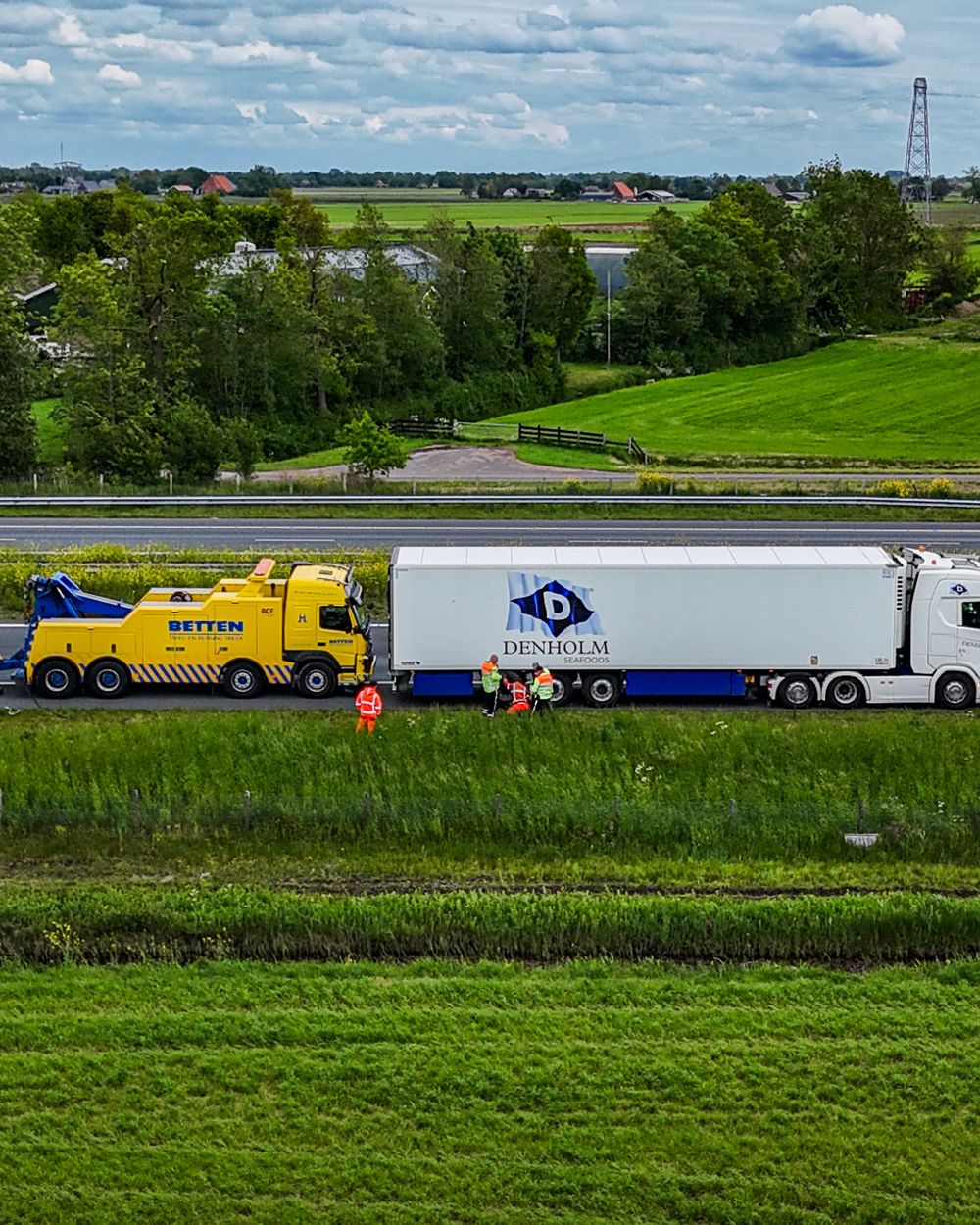 Stikkene frachtwein op de A6 | Ljouwerter fertochte saak-Freek Postma ...