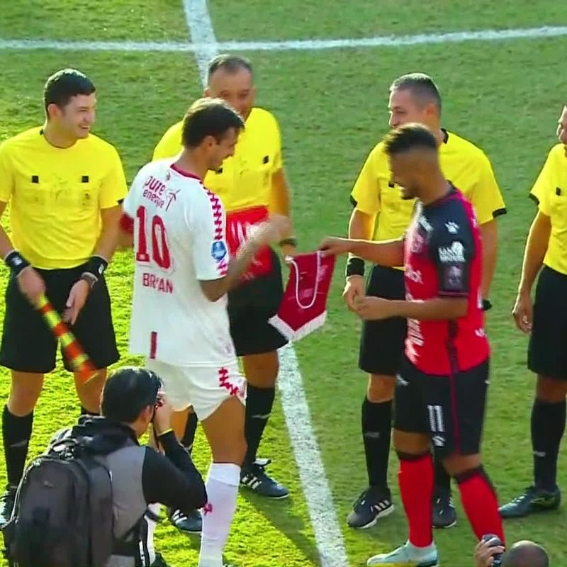 Bekijk hier de samenvatting van het afscheidsduel van Bryan Ruiz - Oost