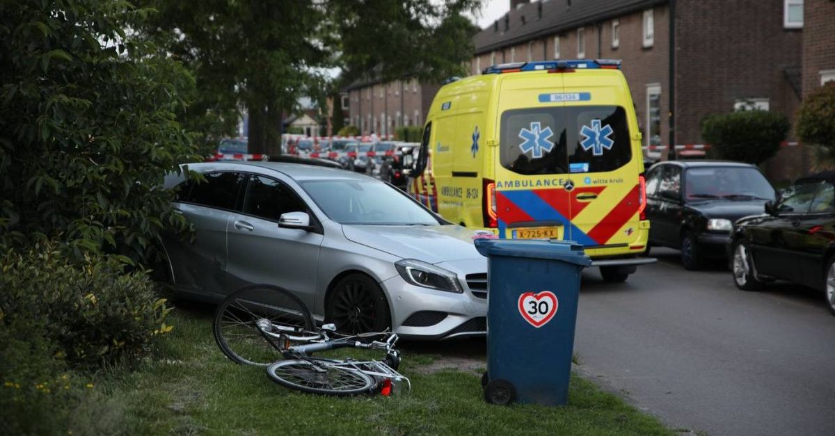 Persoon onder auto • brand in schuurtje - Omroep Gelderland