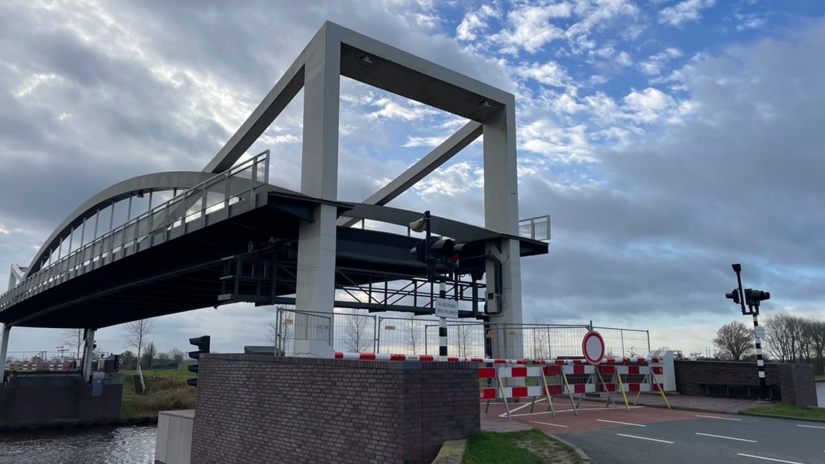Brug bij Dorkwerd toch weer volledig omhoog, ook voor fietsers en ...