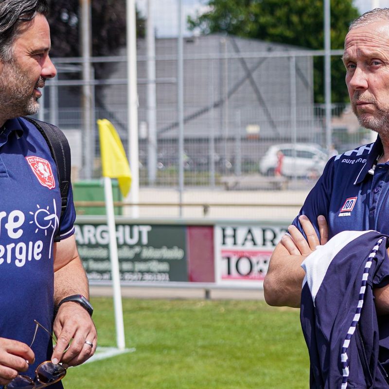 FC Twente neemt afscheid van assistenten Bogers en Van Dinteren - Oost