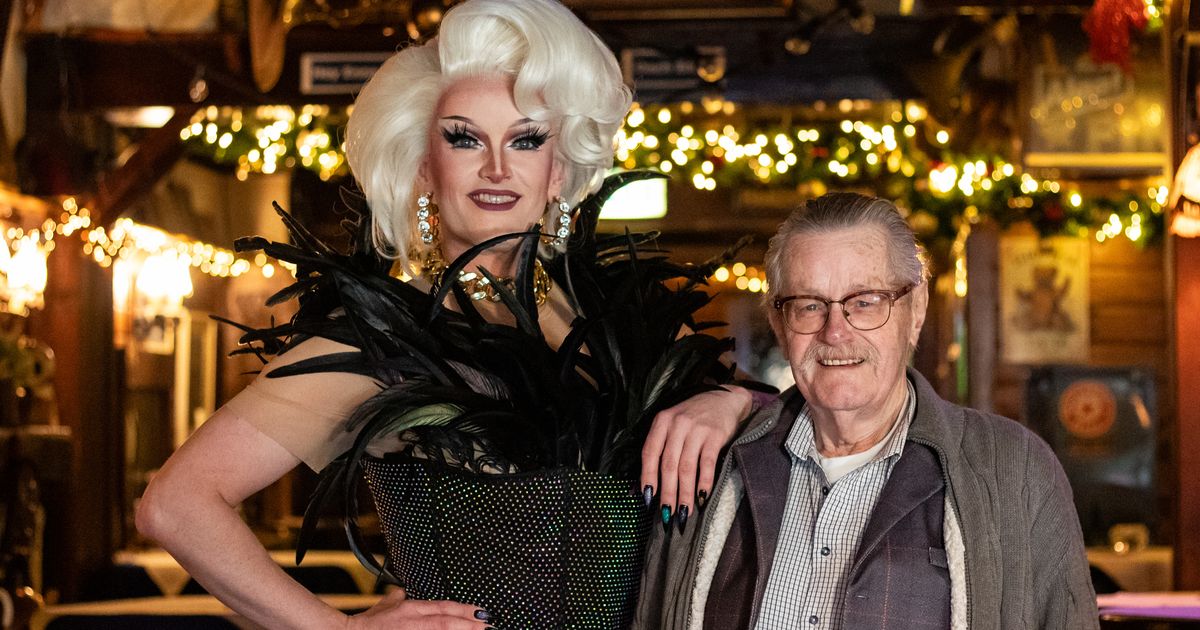 Pruiken en pils: dragqueen Patty Pam-Pam neemt café van vader over - L1 ...