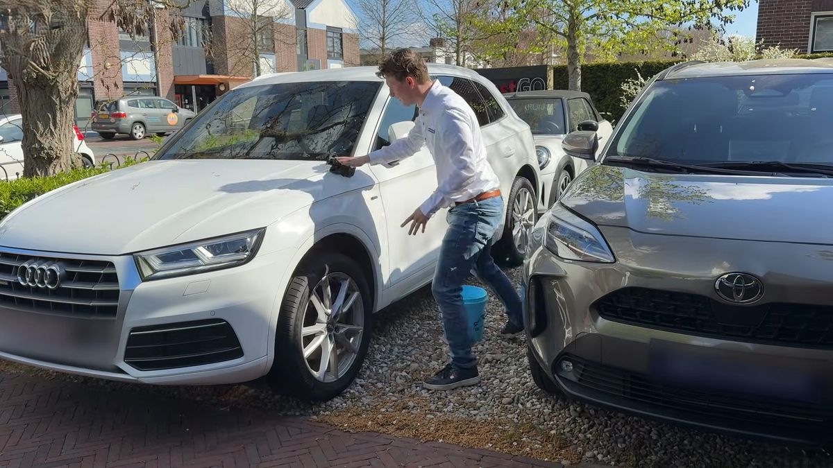 Ard mag zelf niet rijden, toch koopt hij auto's voor zijn nieuwe ...