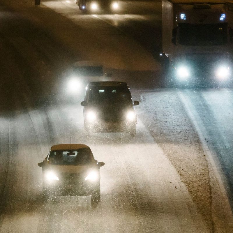 KNMI: zondag code rood in verband met sneeuwjacht - Omroep West