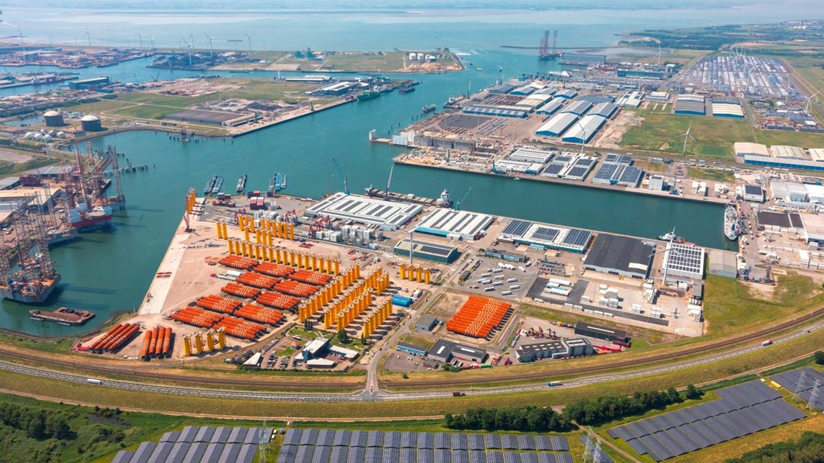 Terrein BTZ gegund aan BOW Terminal, bekend van de grote gele ...