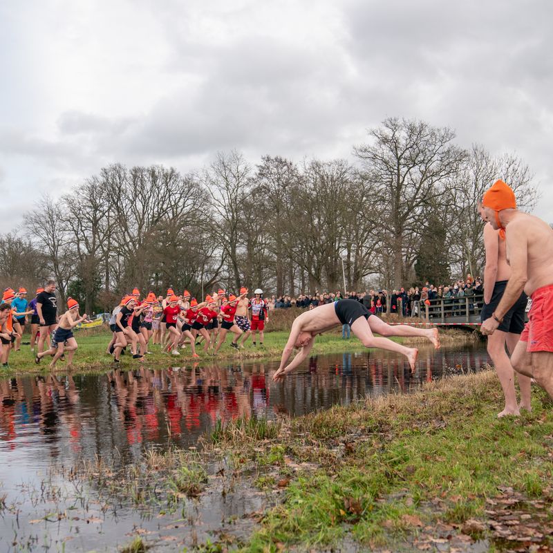 Drents college en Statenleden moeten meedoen aan nieuwjaarsduik ... Drents college en Statenleden moeten meedoen aan nieuwjaarsduik ...