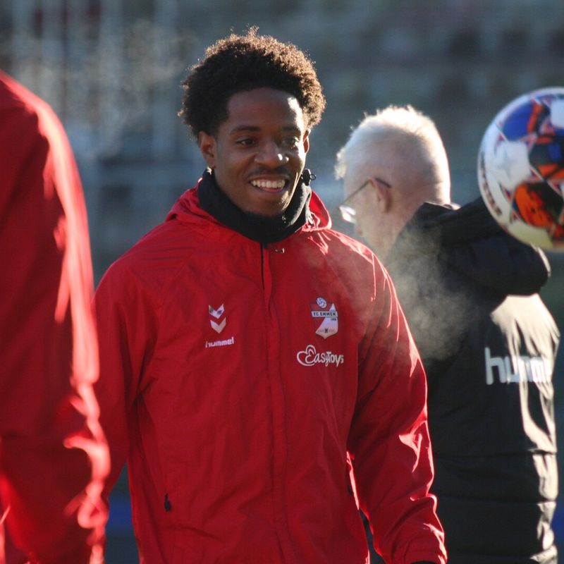 Voormalig jeugdspeler Manchester United en Arsenal op amateurbasis naar ...