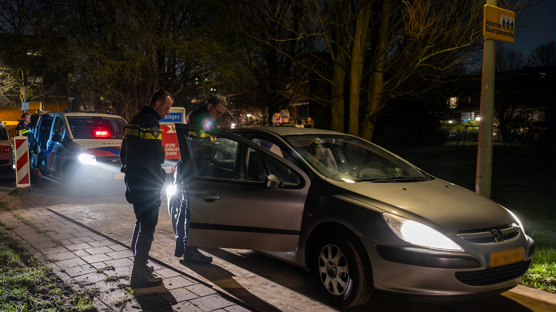Meerdere politieauto's ingezet bij achtervolging - Rijnmond