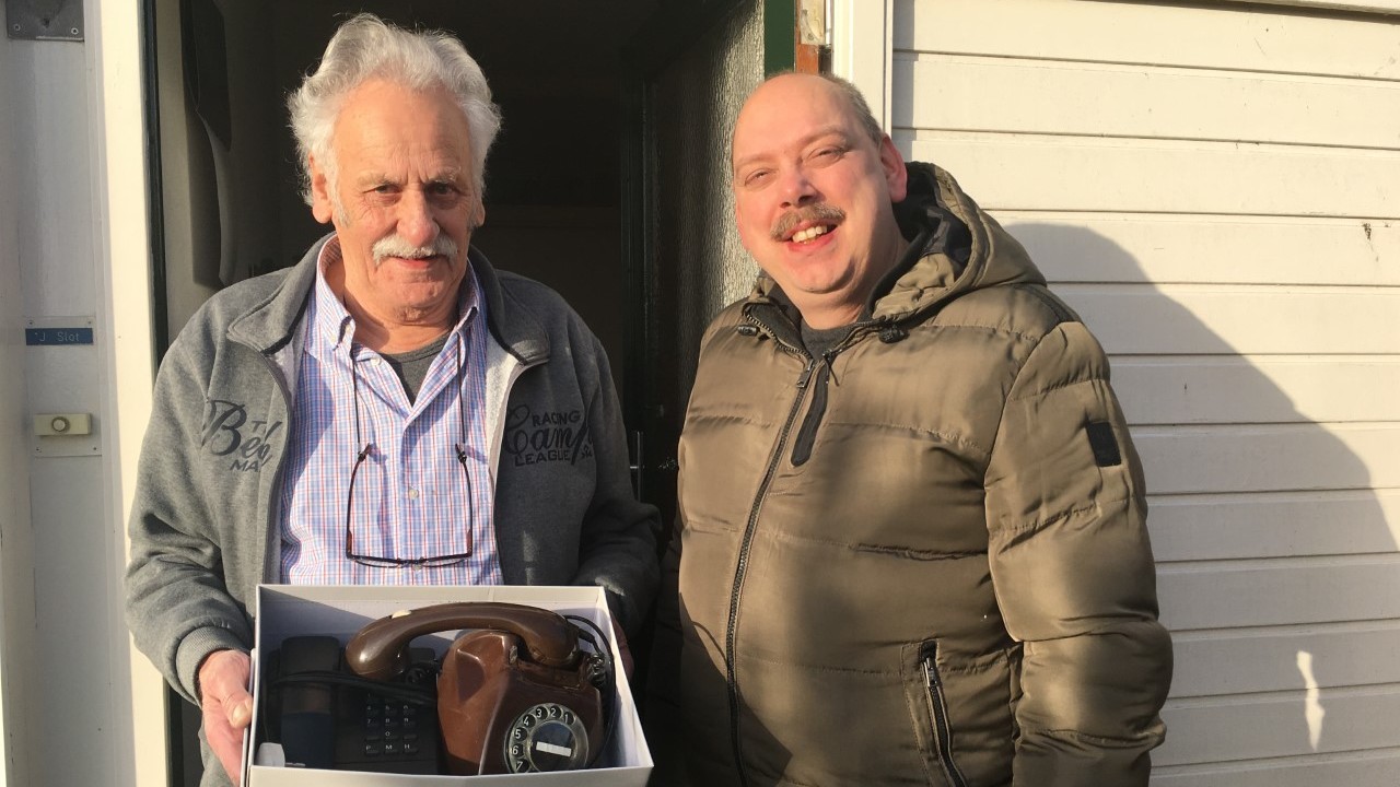 Bert laat dementerenden tijdreis maken dankzij zijn omgebouwde ...