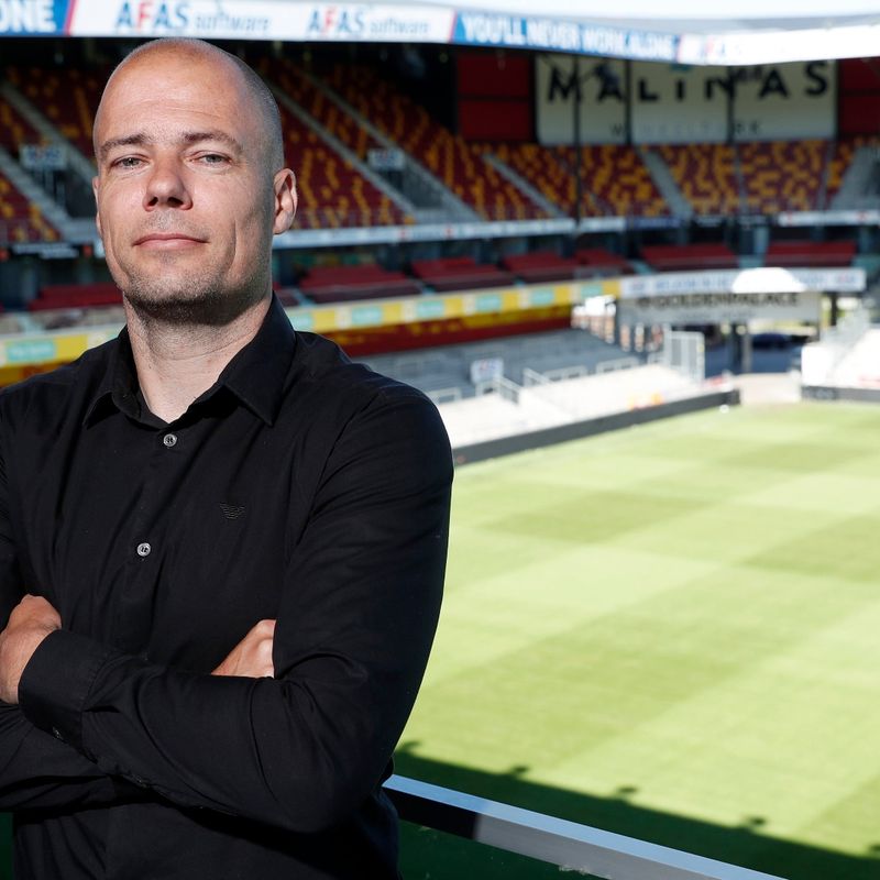 Danny Buijs loopt mee met trainersstaf Feyenoord - RTV Noord Danny Buijs loopt mee met trainersstaf Feyenoord - RTV Noord