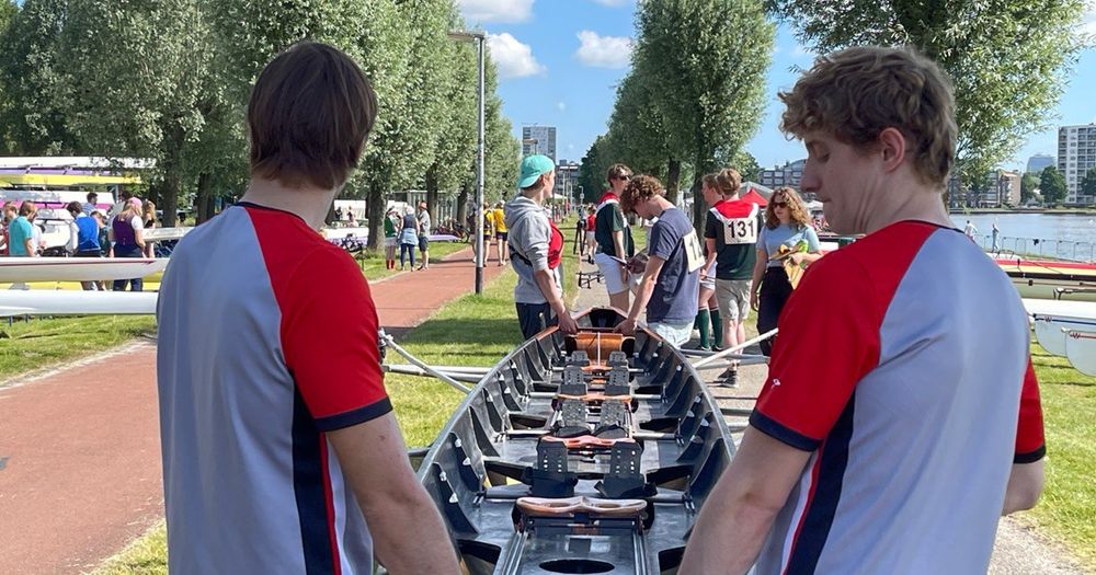 Bijna 2000 roeiende studenten op het Hoornsemeer: 'Best bijzonder ...