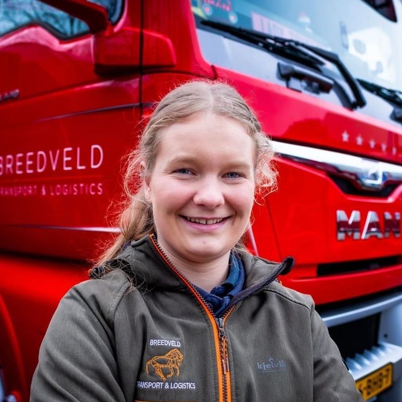 'Lady trucker' Kimberley (19), de prinses van het asfalt, schittert op ...