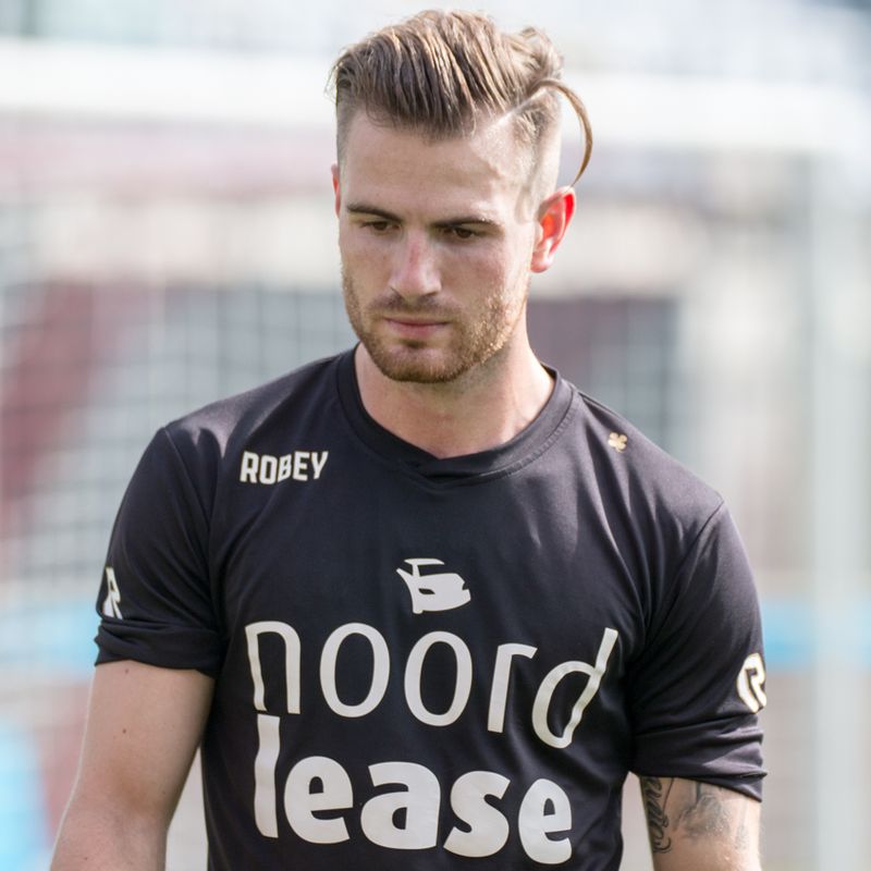 Cas Peters na rode kaart: Ik dacht 'waarom trekt ie nou geel' - RTV Drenthe