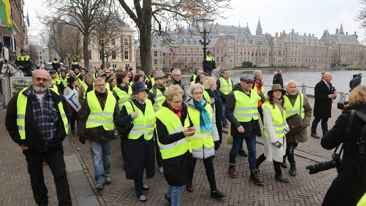 'Gele-hesjes-beweging' mag op het Plein in Den Haag demonstreren ...