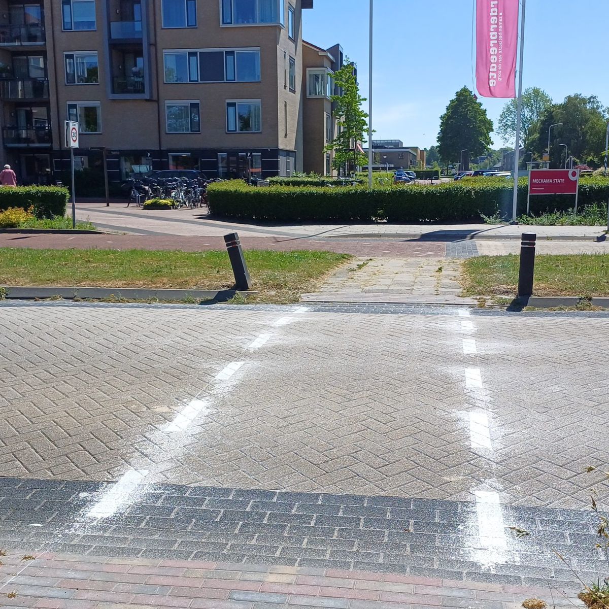 Strepen op de weg voor verkeersveiligheid Kollum bevallen niet: "Echt ...