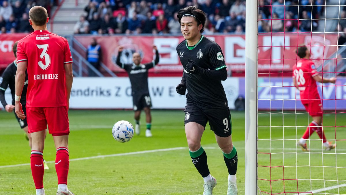 Waarom het opportunistisch is om Ueda nu te benoemen tot 'dé spits van Feyenoord' - Rijnmond