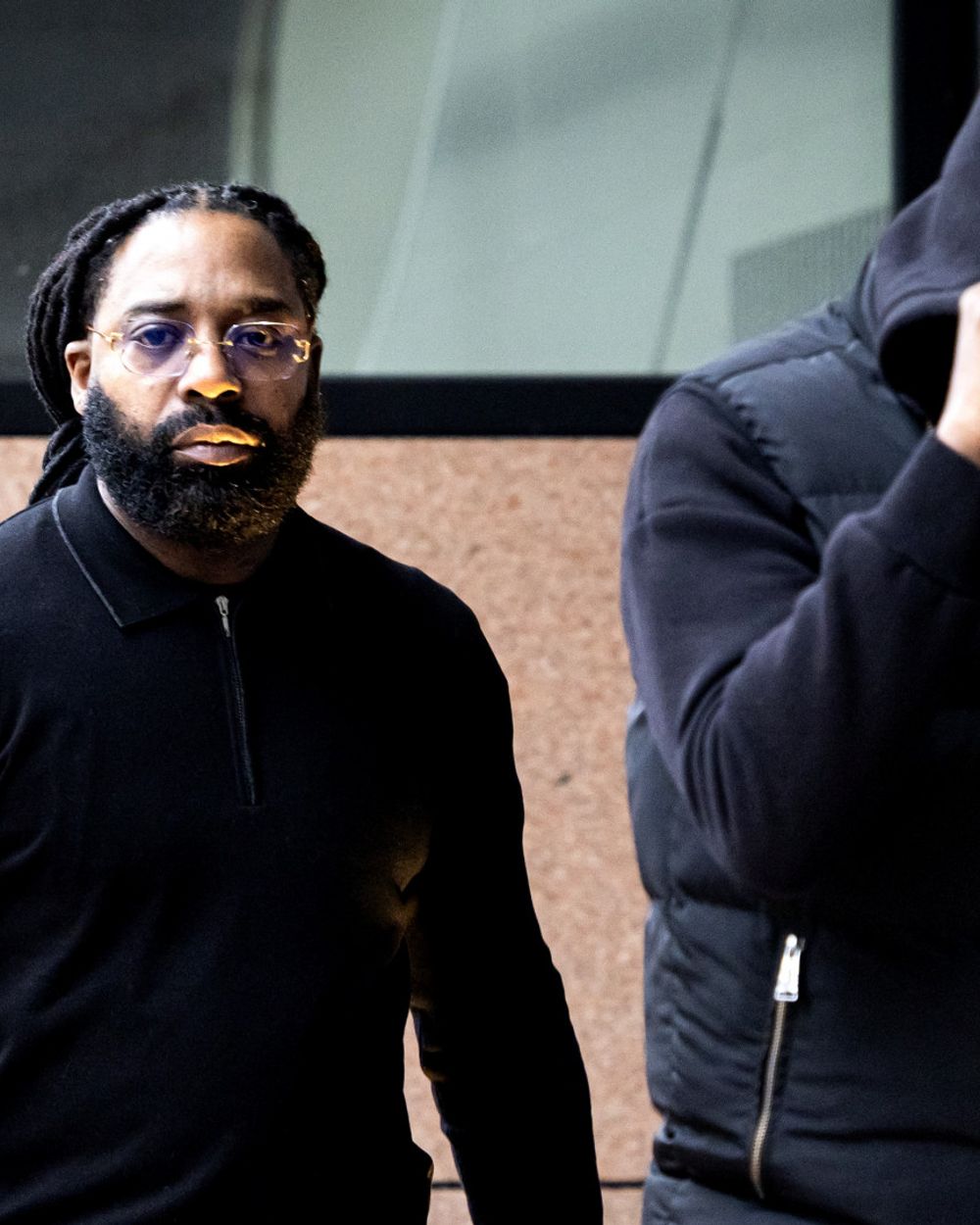 Celstraf geëist tegen rapper Kempi voor doodsbedreigingen aan ex: 'Ga ...