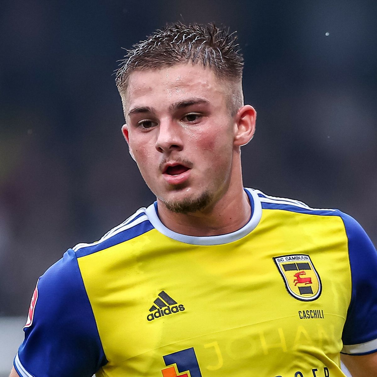 Takomst Gabi Caschili by Cambuur ûnwis troch rol yn knokpartij WKE'16 - FC Surhústerfean - Omrop ...