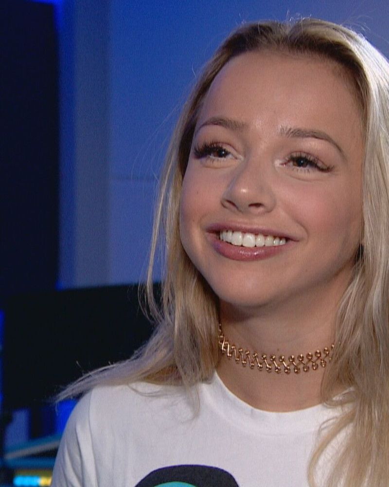 Zeeuwse zangeres Emma Heesters swingt in eerste aflevering Beste ...