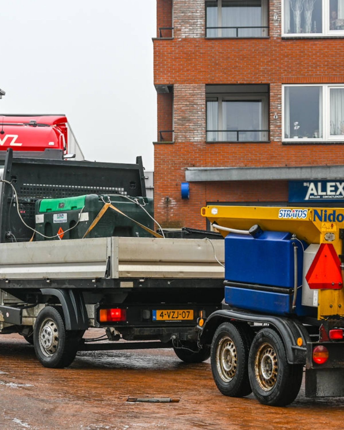 Wegen blijven glad, vrijdag mogelijk weer ijzel - RTV Noord