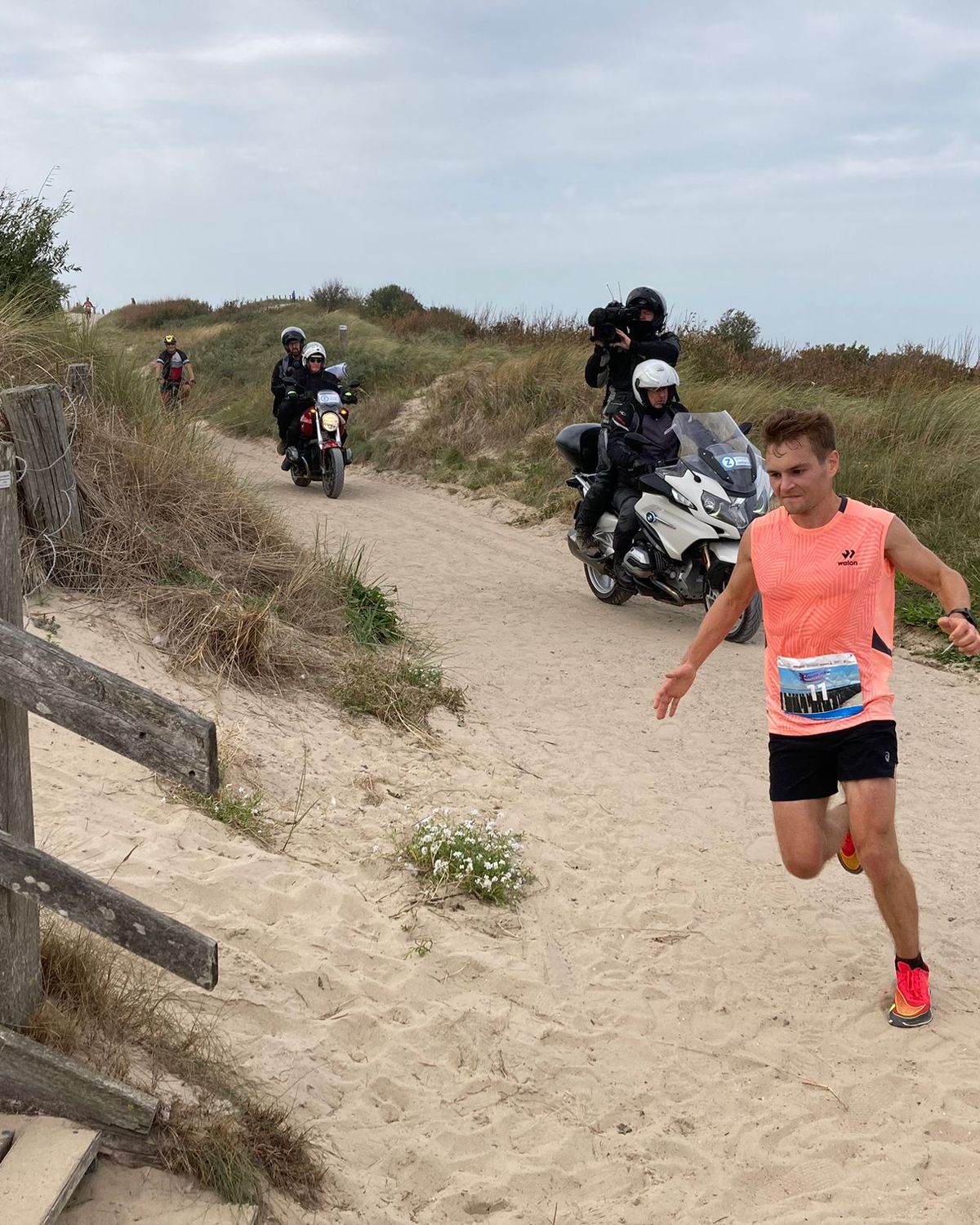 Thijs Schrama wint voor de tweede keer in twee maanden in Zoutelande ...