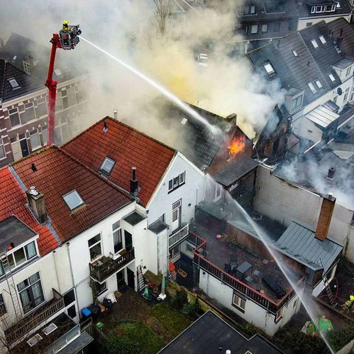 Dit is wat we tot nu toe weten over de fatale brand in Arnhem - Omroep ...