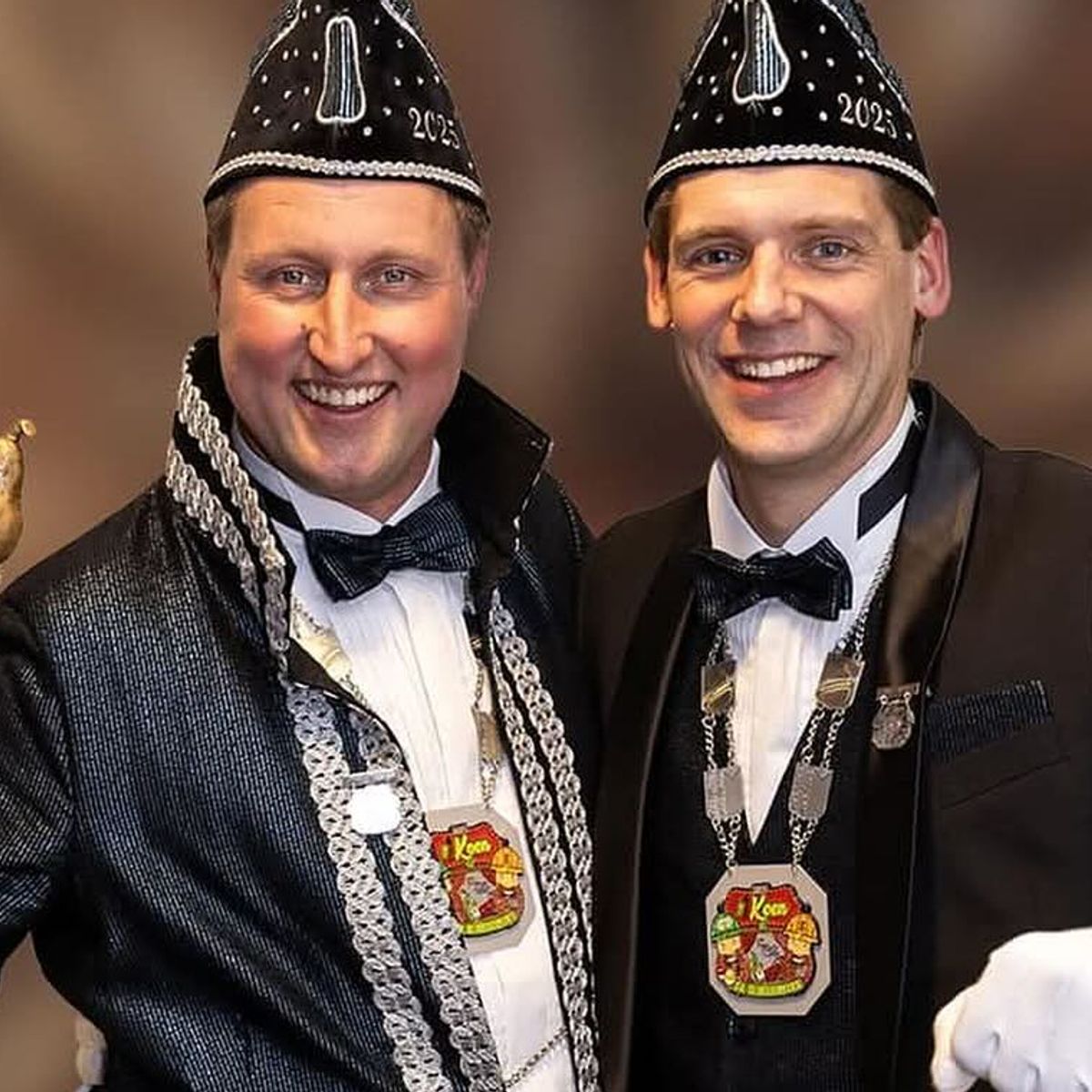 Het Feest der Zotten kan beginnen! Menig Twents dorp voorzien van een ...