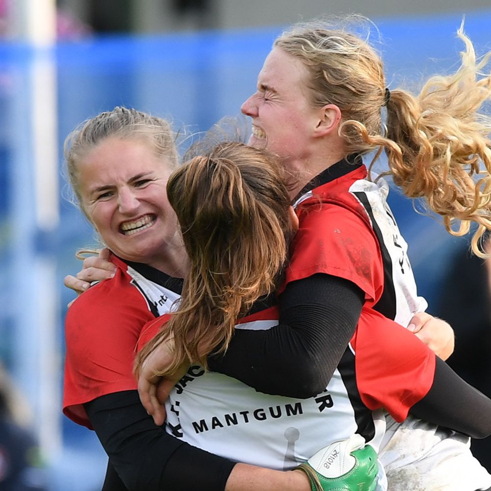 Vrouwen Mantgum voor het eerst Nederlands kampioen kaatsen - Omrop Fryslân